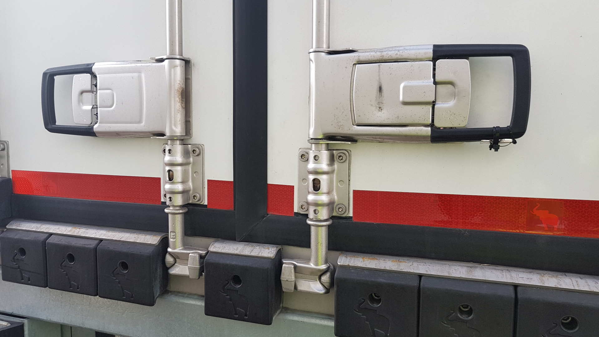 What's a refrigerated trailer and how does it work?