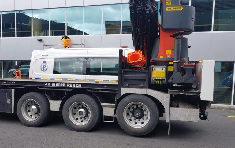 What is a lift axle or retractable axle?