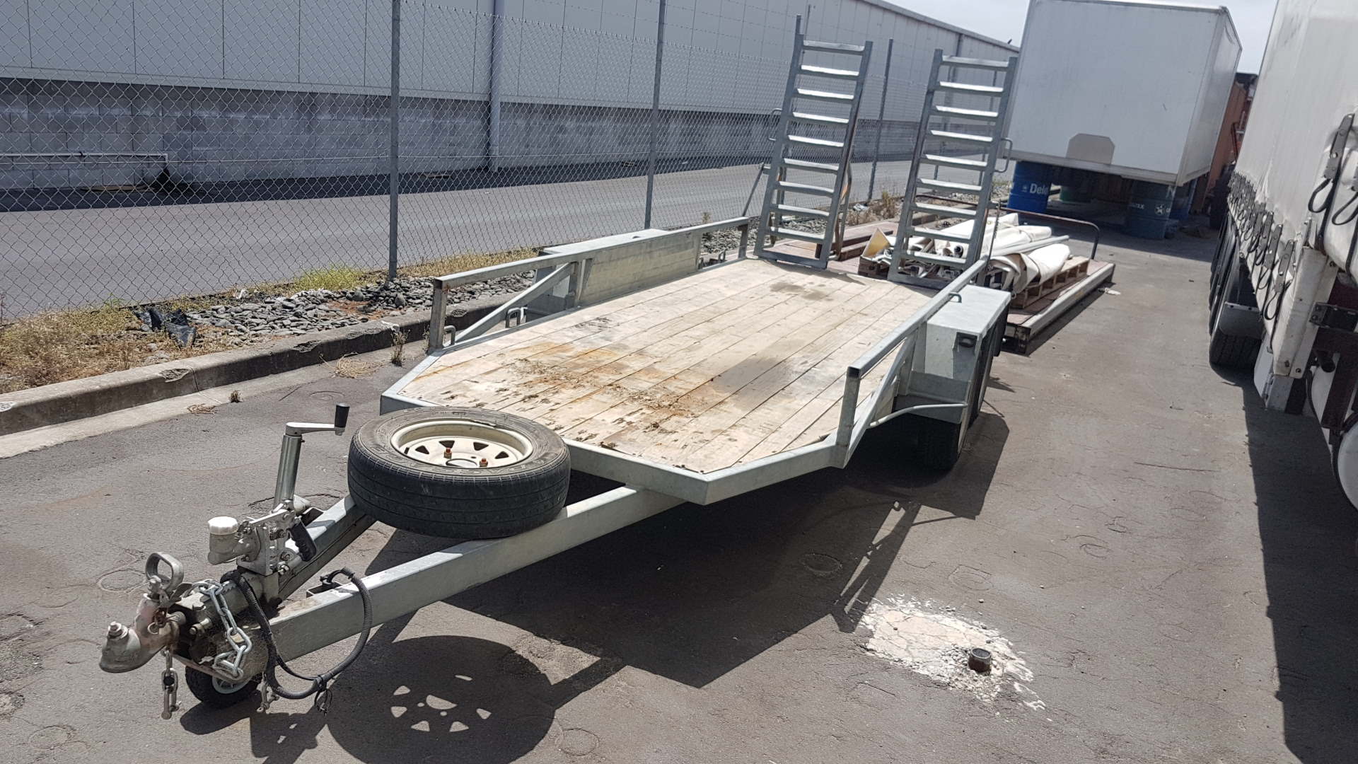 Pig trailer vs dog trailer vs jinker trailer vs dolly