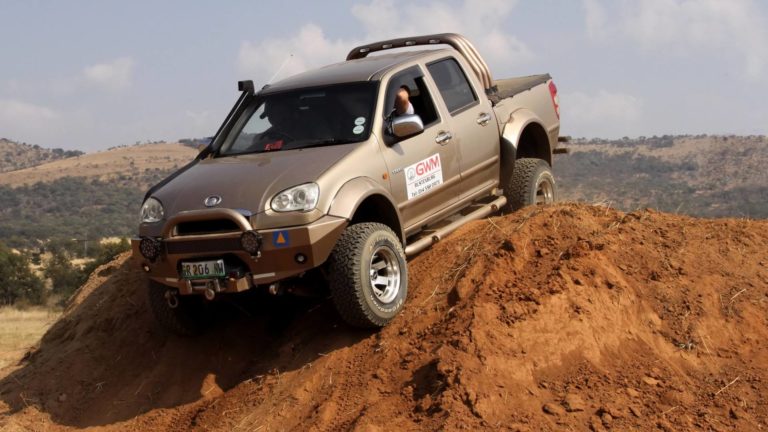 What are approach, departure and ramp breakover angles? | Driver ...