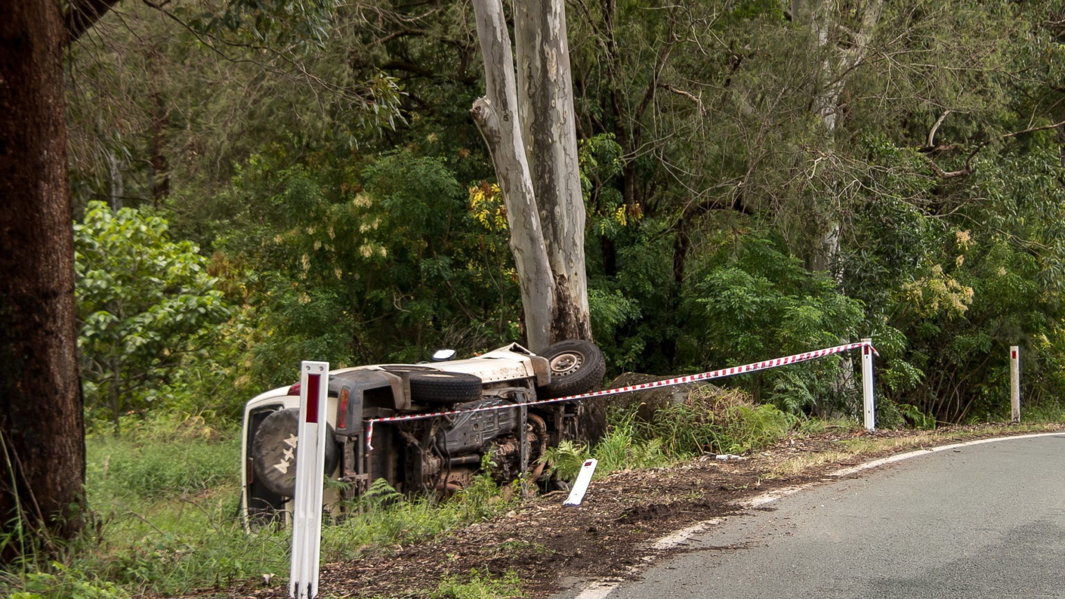 How do rollover accidents happen and what causes them?