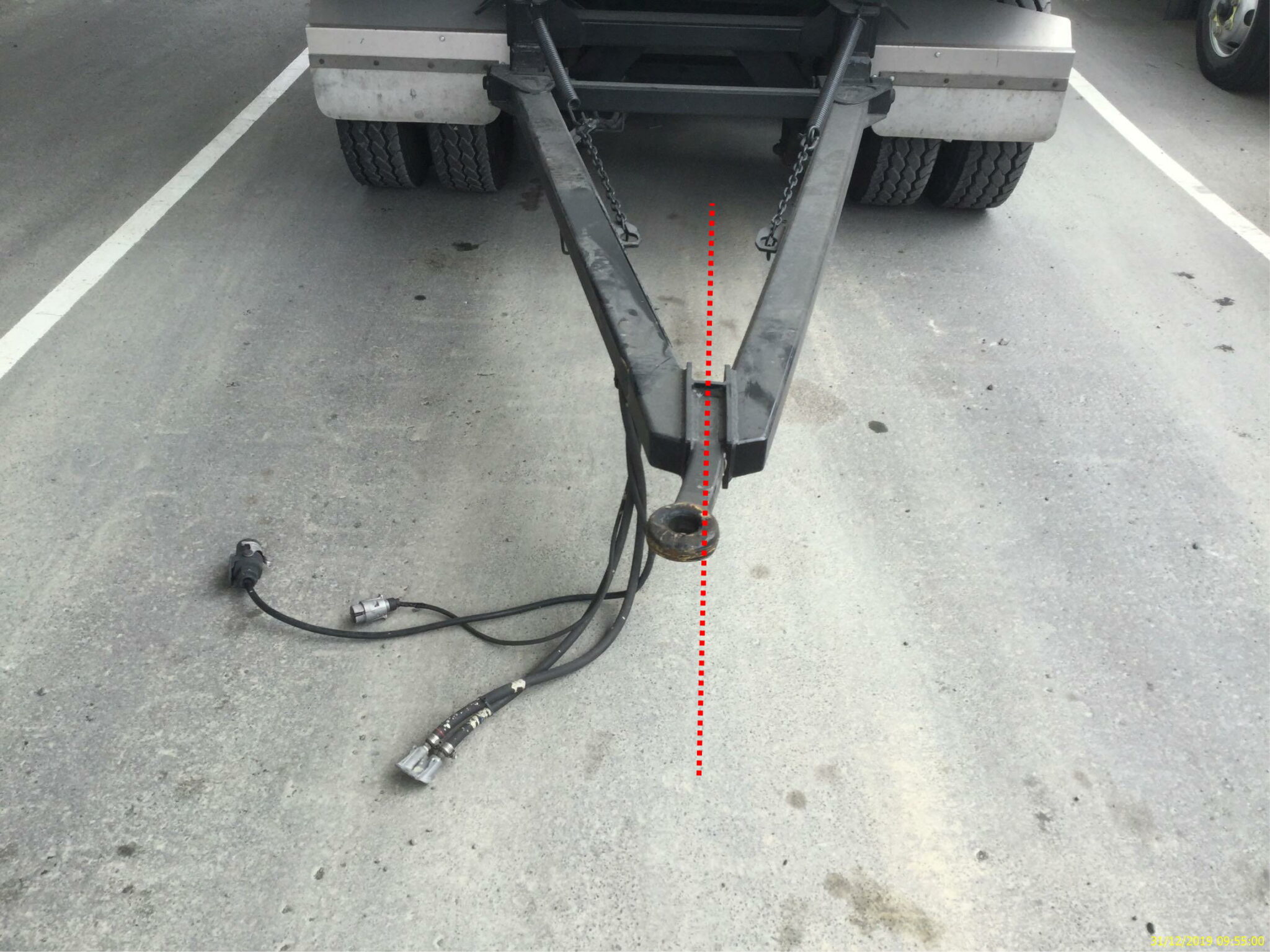 How do you connect a truck and dog trailer?