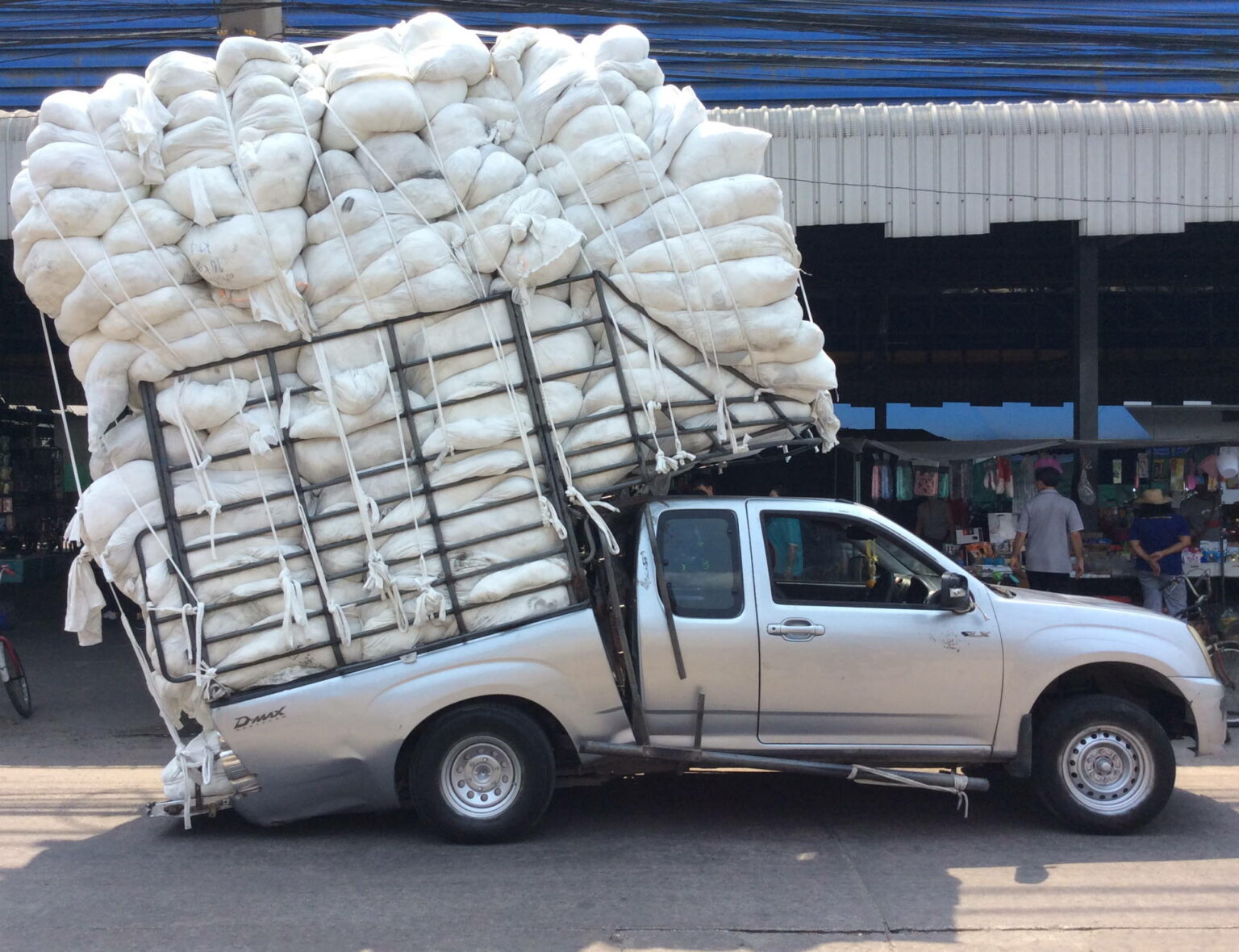 How do you load a ute?