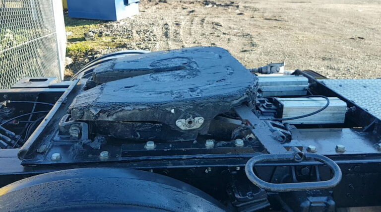 What's a turntable or fifth wheel?