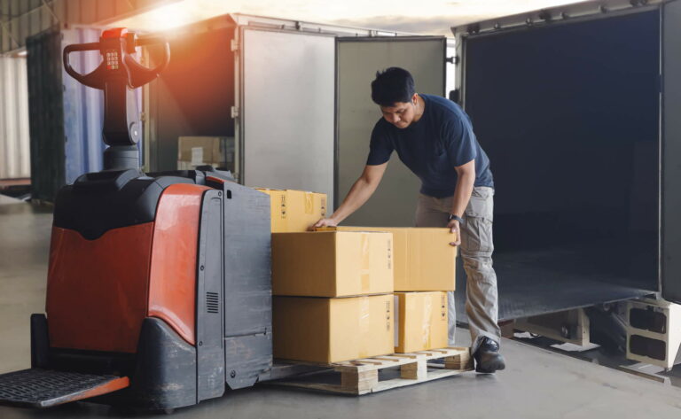 Options for loading and unloading palletised freight to and from a ...