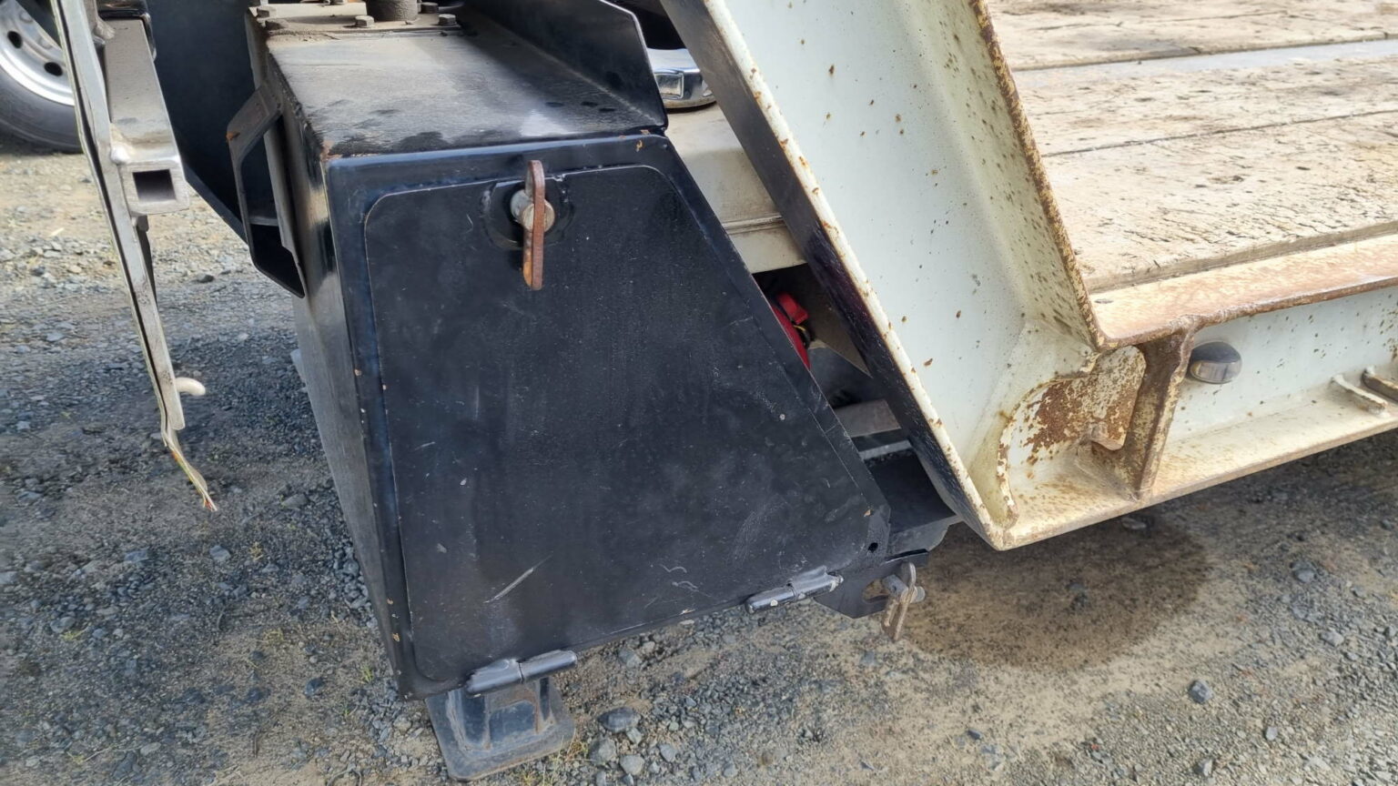 What's an auxiliary engine on a truck?